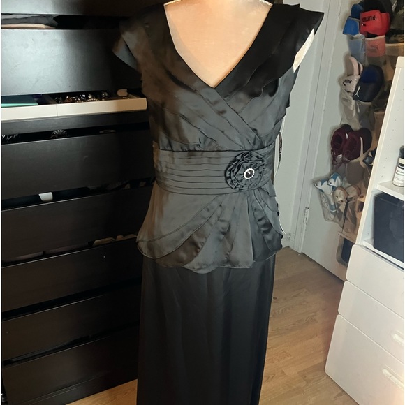 Cachet | Dresses | Nwt Cachet Formal Gown | Poshmark